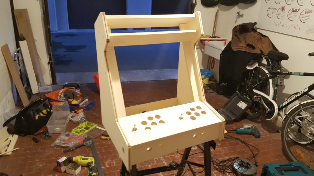 Arcade Bartop with Raspberry Pi & RetroPie DIY tutorial - 3 of 6: Wood cut
